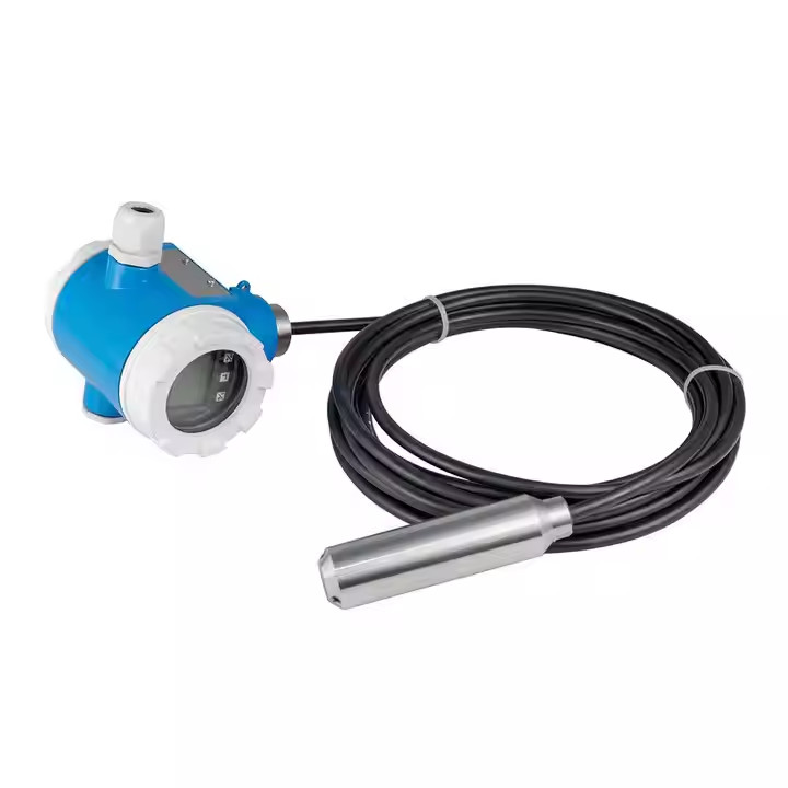 How does a pressure transmitter measure liquid level?